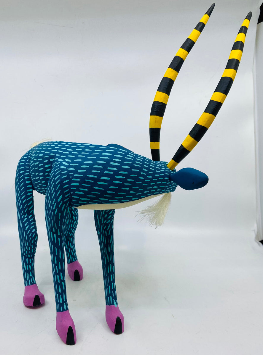 blue-antelope-milagros-seattle-311474_1200x1200.heic?v=1713642029