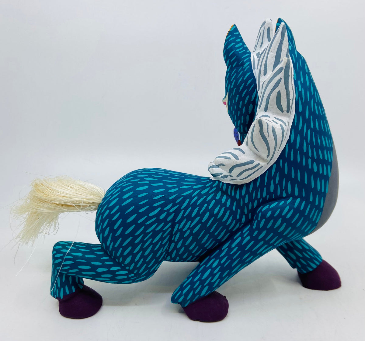 blue-pony-milagros-seattle-232267_1200x1200.heic?v=1715898867