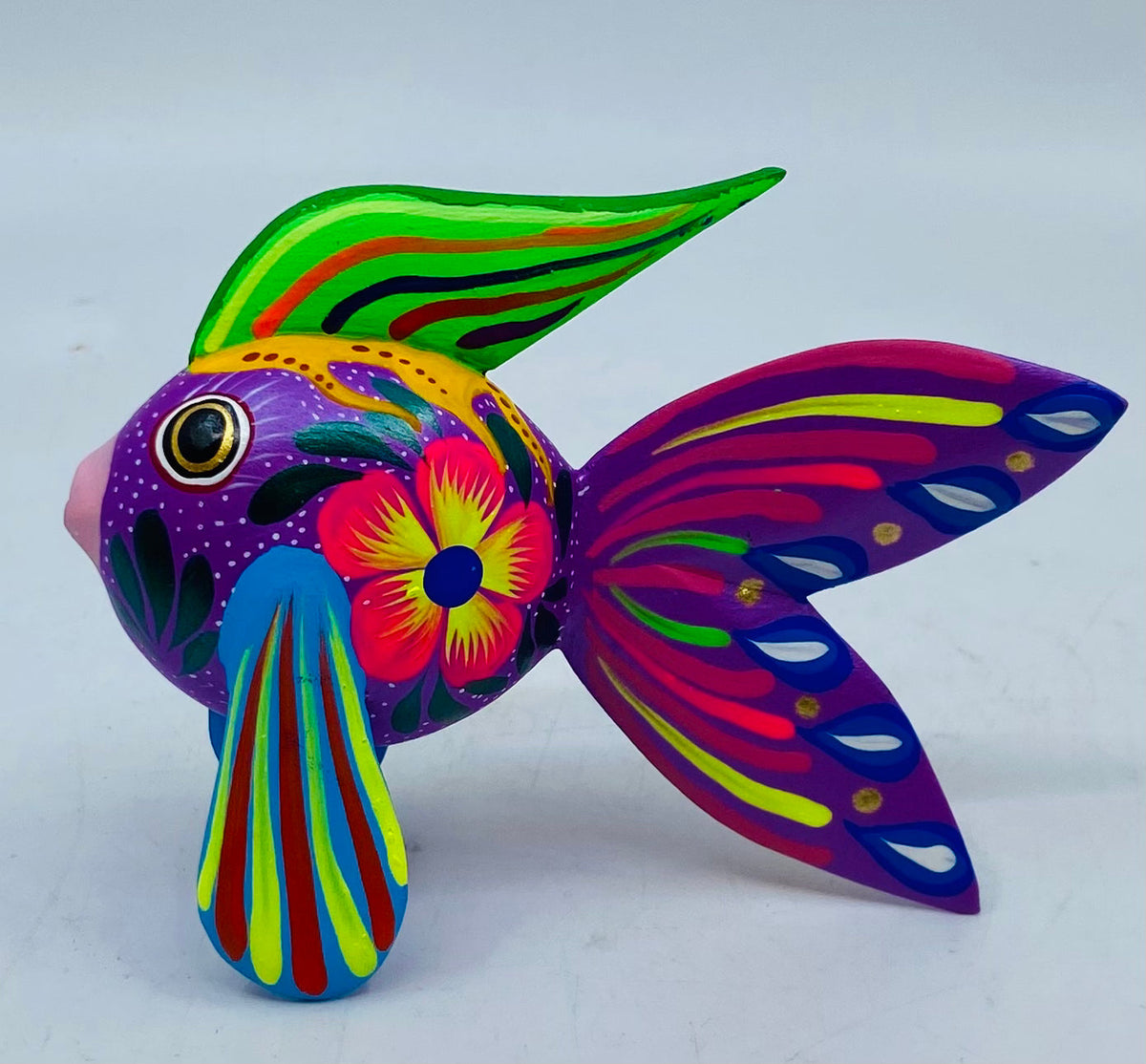 fish-with-flowers-milagros-seattle-847148_1200x1200.heic?v=1706725892