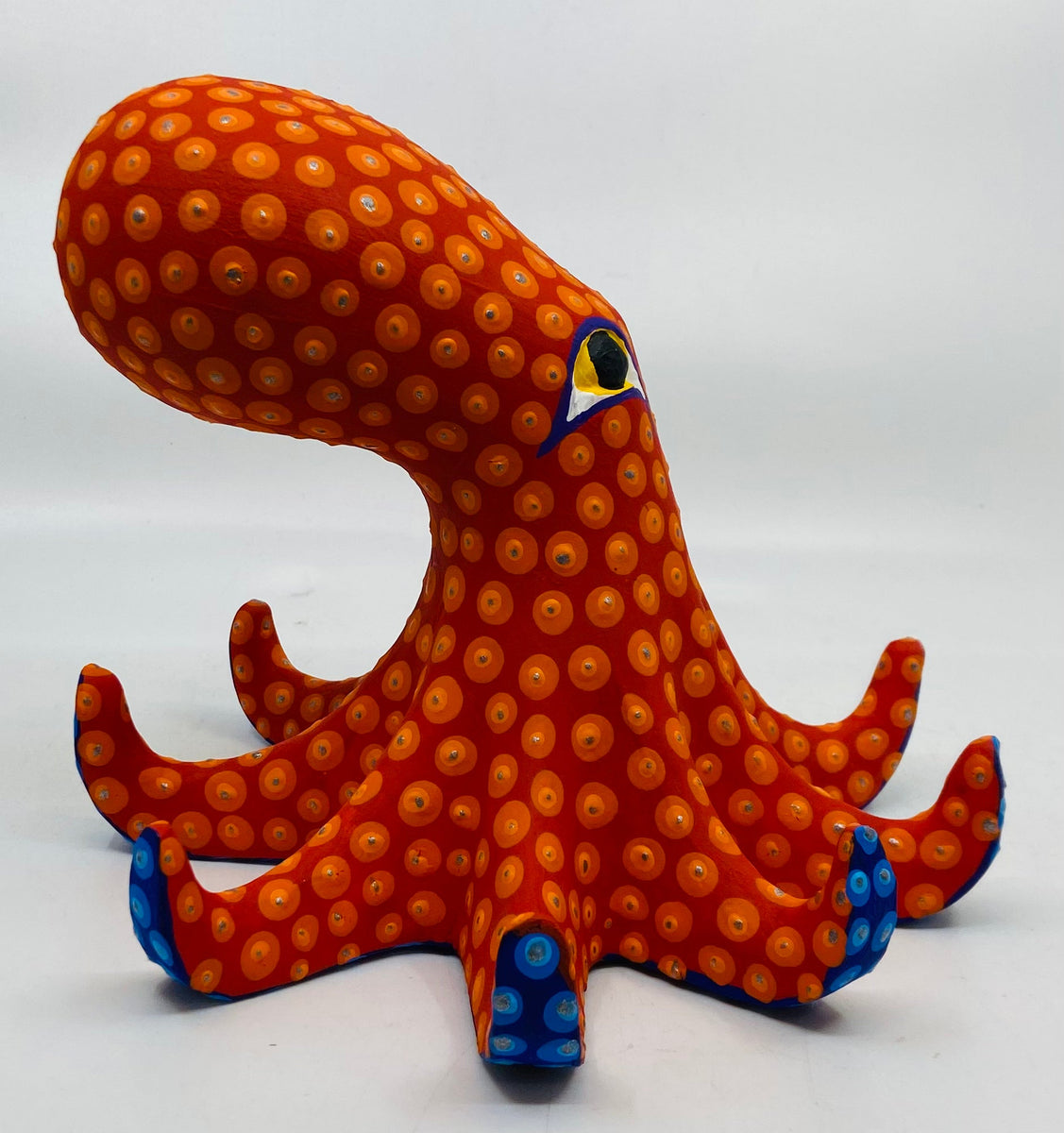 orange-octopus-milagros-seattle-960409_1200x1200.heic?v=1730407070